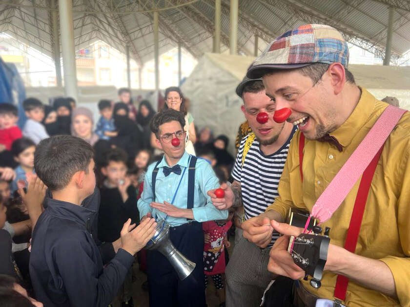 What we do - Emergency Smile | Emergency Smile