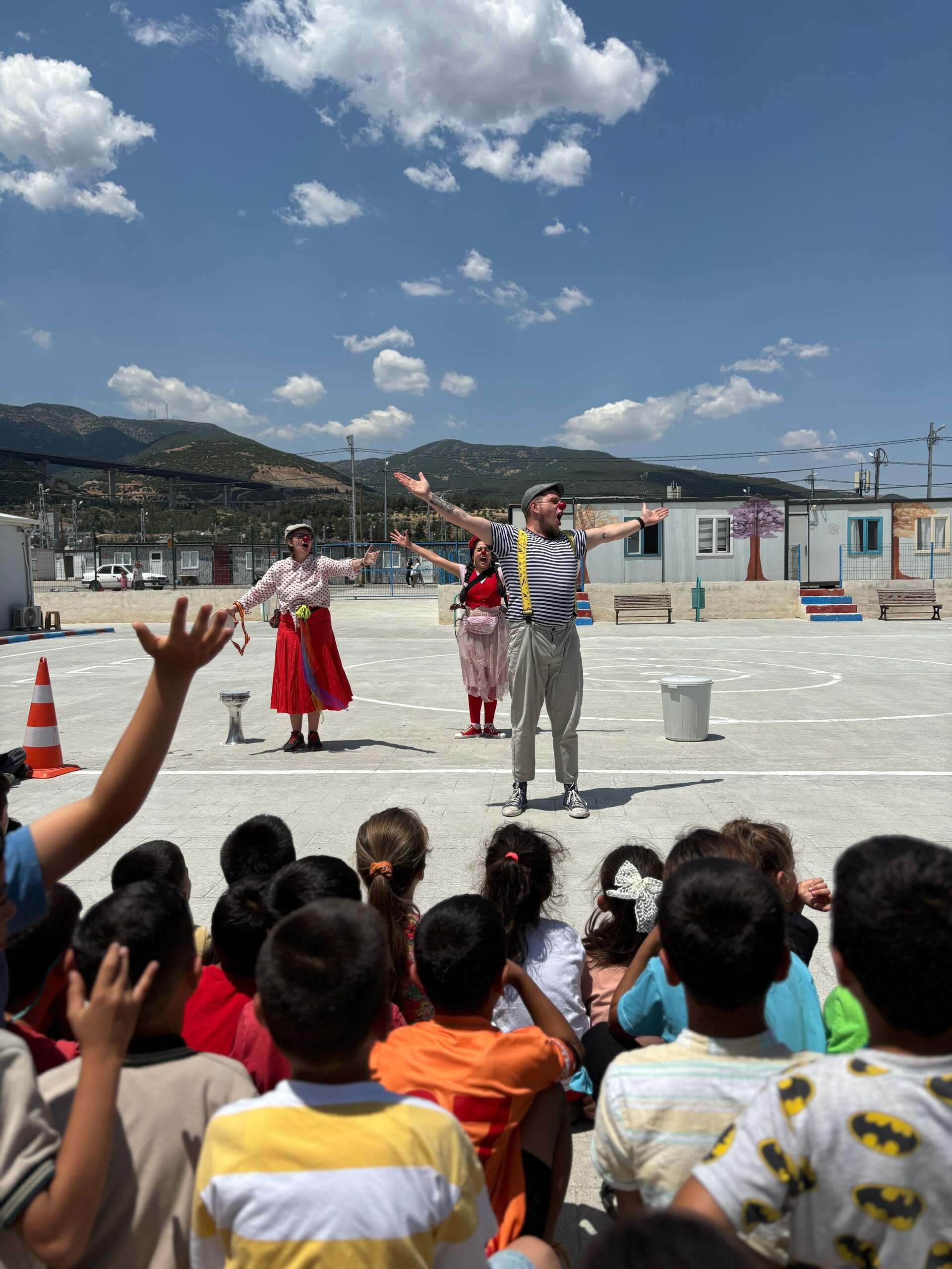 When a clown speaks your language: Emergency Smile in Türkiye ...